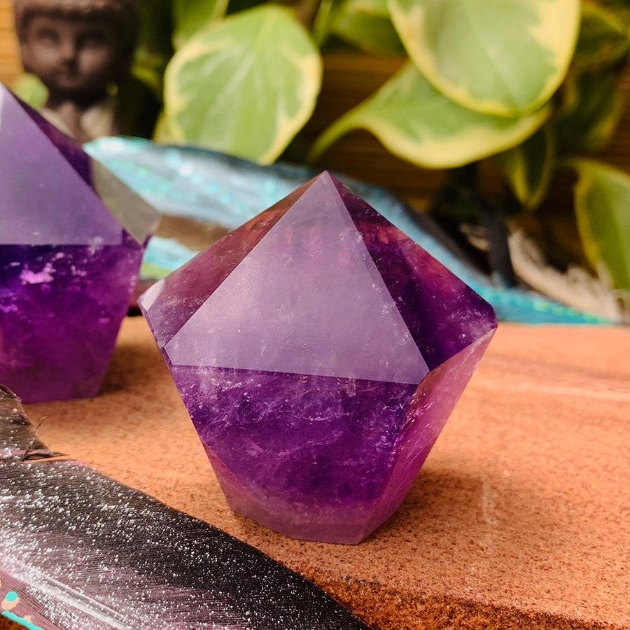 Pentagonal Pyramid: Amethyst – Wholesale Crystal Club